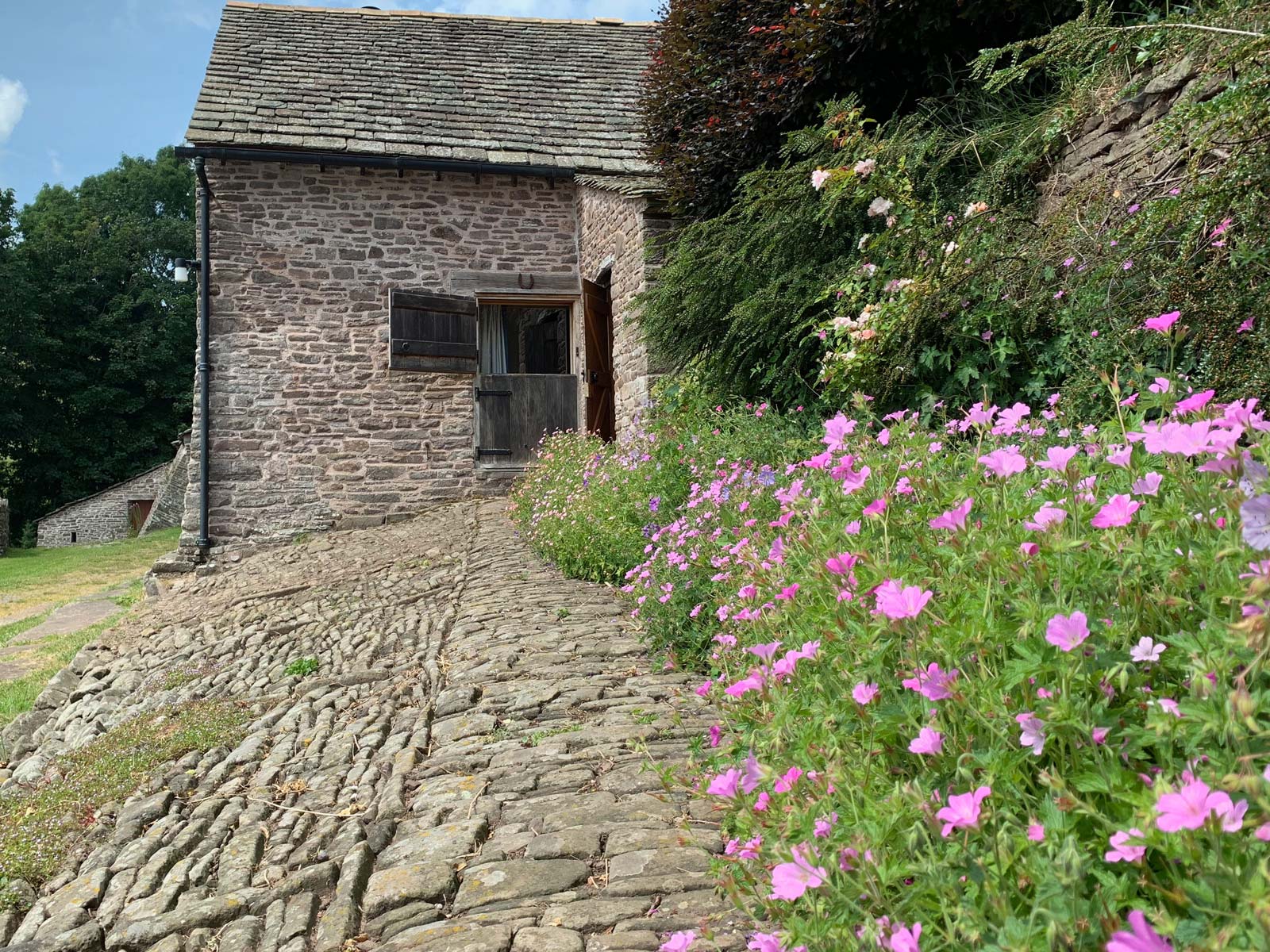 Wild Apple Barn - Holiday barn, sleeping a couple plus a dog, with ...